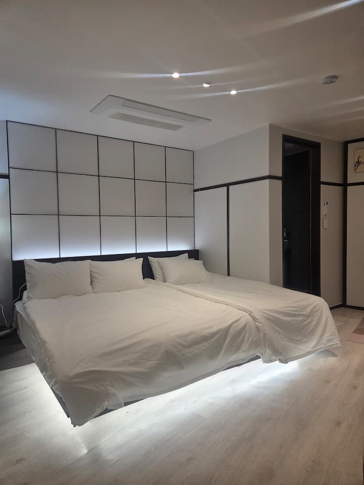 [오픈특가] #명동 #서울역 #남대문시장 #남산공원 #숭례문 #광화문 #가족여행 #3인숙소 - 서울특별시