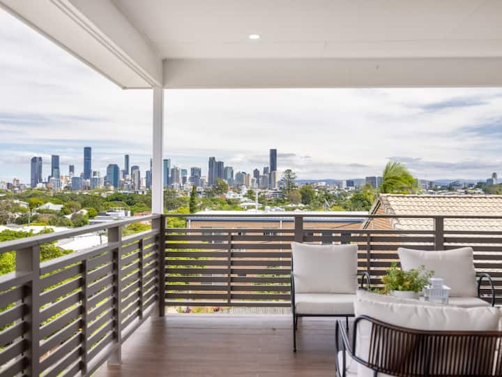 Scenic City Views + Pool + Pool Table| Elegant 5br - Brisbane