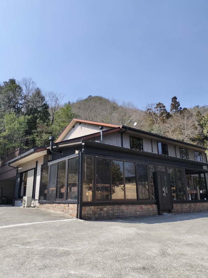 里山の一軒家を貸し切りで、ゆったりお過ごしください　～大阪、神戸、京都にも車で1時間程度の便利さ - 三田市
