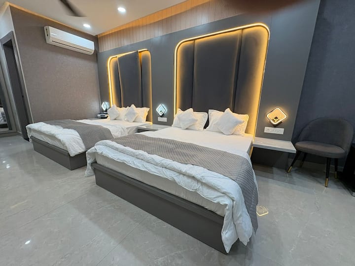 Hotel R J Heights - Family Room - Fatehpur