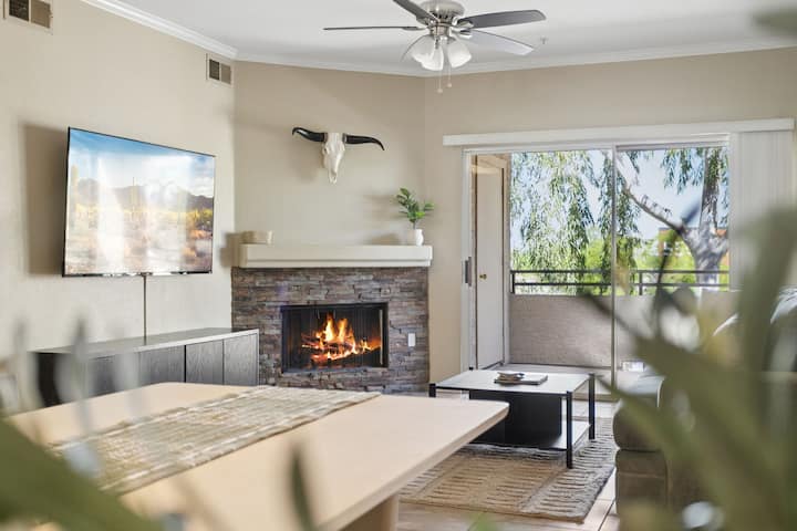 Resort Condo With Pool And Hot Tub - Phoenix, AZ