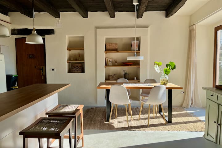 Light-filled, Lakeview Retreat Above Menaggio - Menaggio