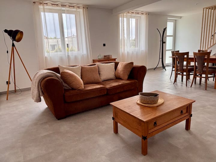 Maison Dauphinoise 2 Chambres Climatisées - Morestel