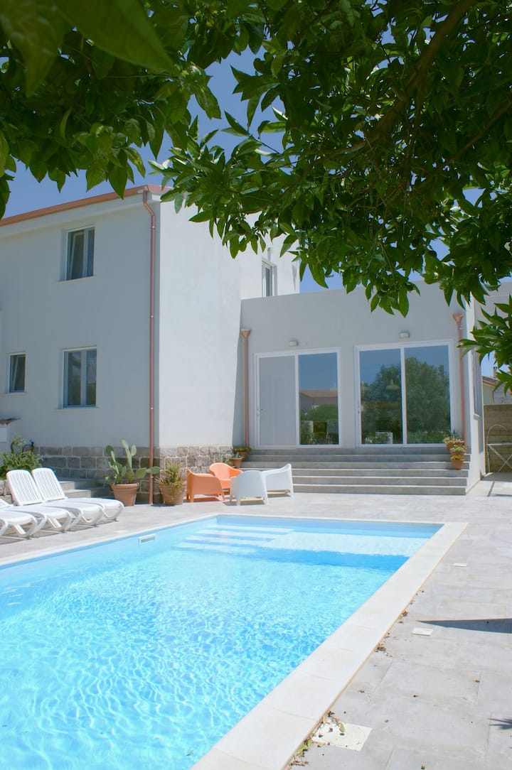 Meerblick-villa Mit Pool | Villarios - Carbonia