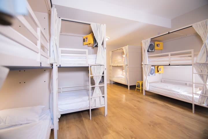 Private 8-bed Room - Greenwich