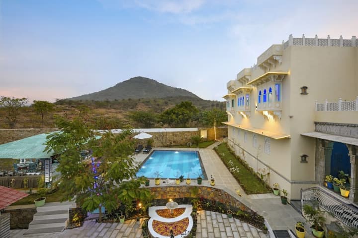 The Eyrie - 4 Br Luxury Boutique Haweli Udaipur - Udaipur
