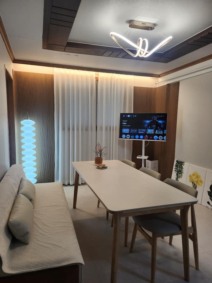 오픈이벤트/1시퇴실/무료주차/호텔침구/감성숙소/봉산문화거리/동성로도보8분/반월당역도보5분 - Daegu