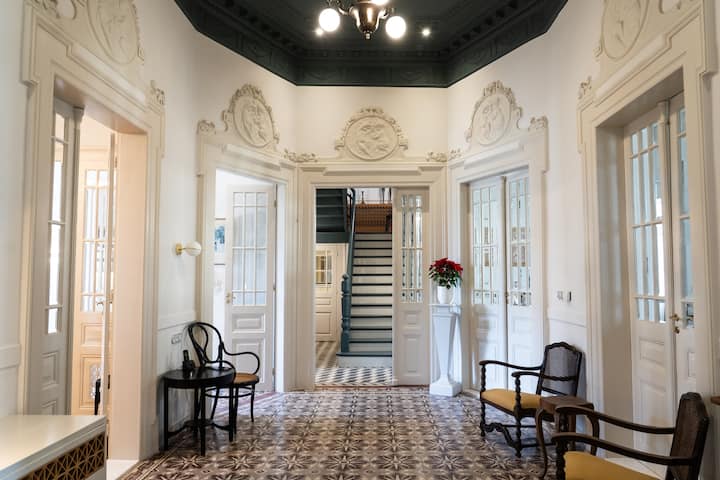 Grand 1930s Mansion In Chania Old Town With Garden - La Canée