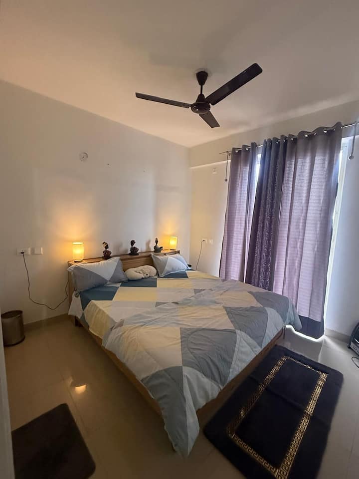 Modern &Cozy
Luxuries Flat
Near Cafe
Park View - Karnal