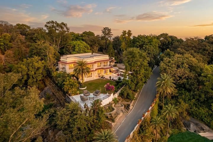 Stayvista At Mangal House By The Lake W/ Lawn, Bbq - Mount Abu