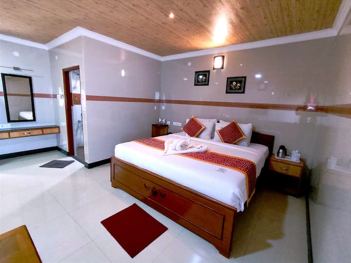 Deluxe Room Non A/c - Yercaud
