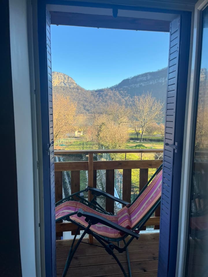 Ancienne Ferme De Village Rénovée Vue Sur Le Lac - Oyonnax