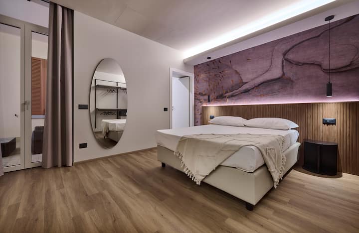 Bilocale Elegante Con Balcone | Centro Lecco - Lecco