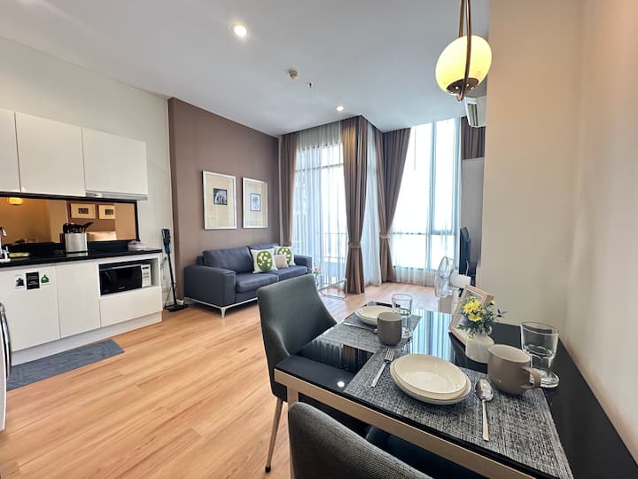 Spacious 1br In Lively Ekamai, Pool, Gym, Malls - Bangkok