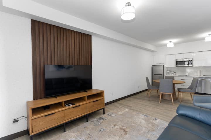 Lux Suites Extended Stay 2 Bedroom Suite - Thunder Bay