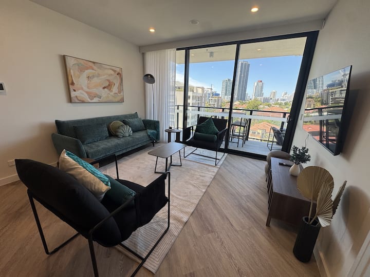 2br Retreat With Rooftop Infinity Pool - Surfers Paradise