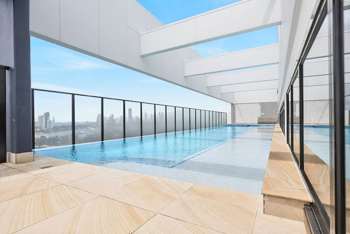 2br Retreat With Rooftop Infinity Pool - Gold Coast