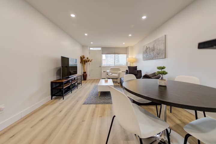 Spacious Downtown Retreat - Montreal