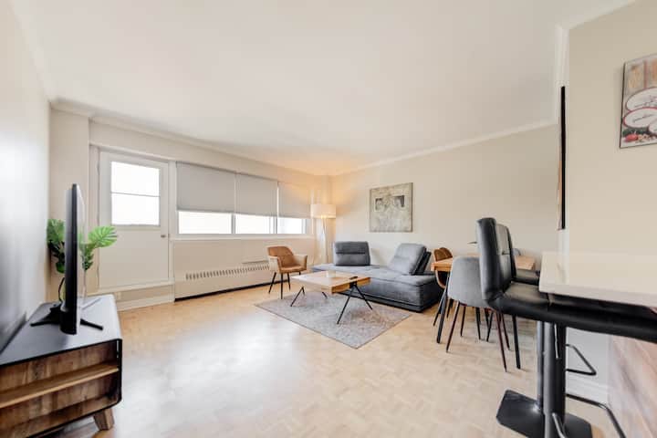 Skyview Downtown Retreat - La Ronde