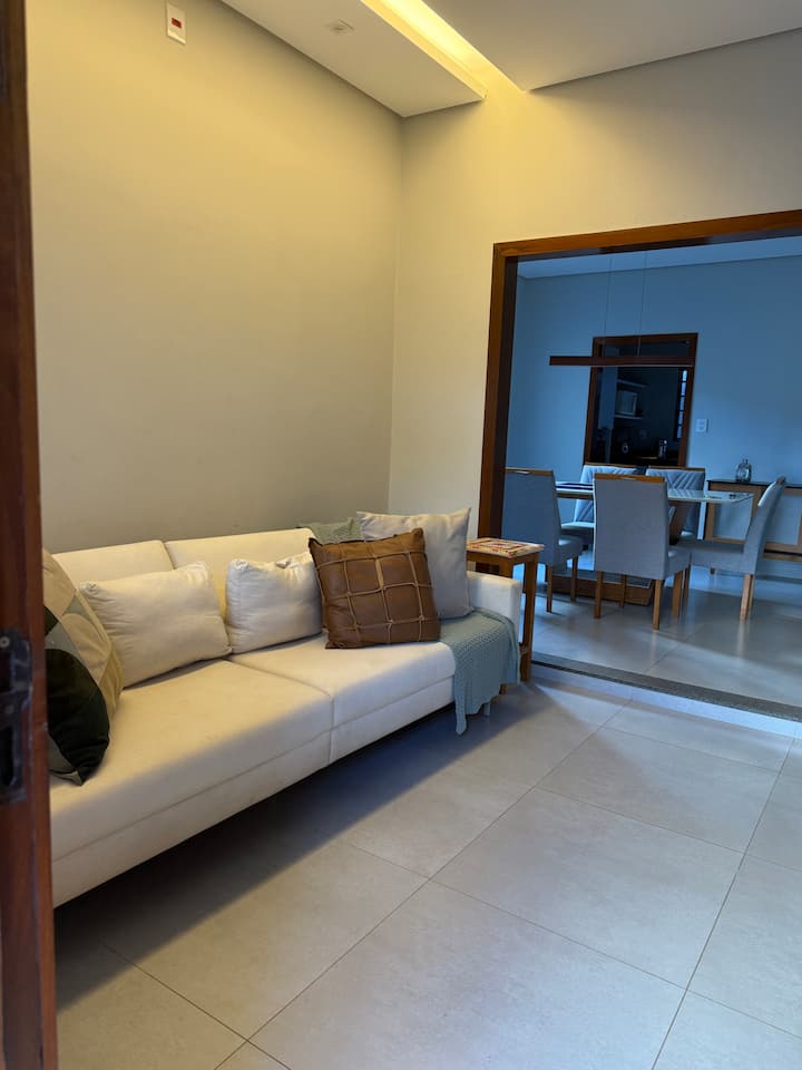 Casa Completa Bairro Residencial ÓTima Localização - Sete Lagoas