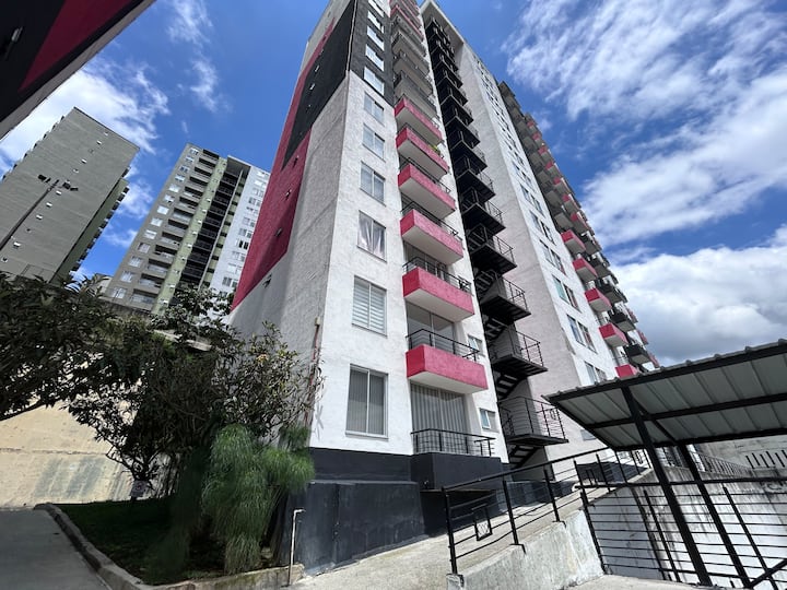 Refugio Frente A La Cordillera De Los Andes - Armenia