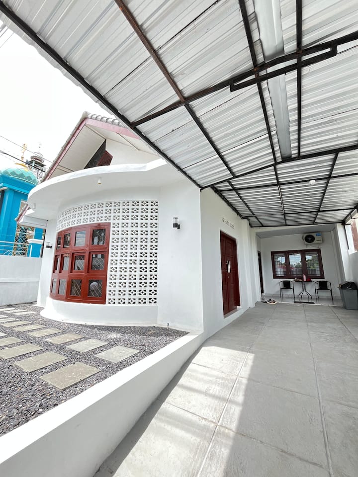 Rumah Retro Minimalis Di Teluk Betung - Bandar Lampung