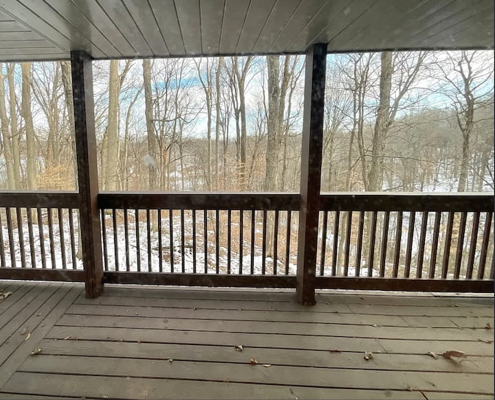 Cataract Lake Lodge & Arcade - Lieber State Recreation Area, Cloverdale