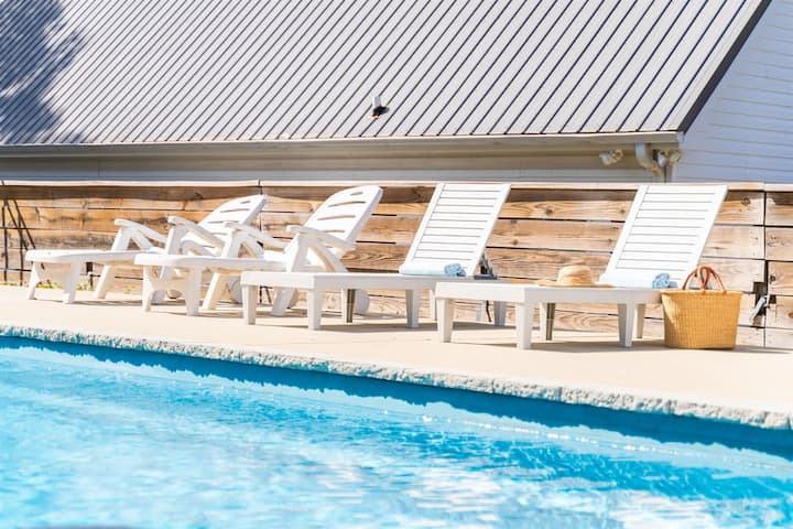 Pool + 6-person Golf Cart | Emerald Isle - Emerald Isle, NC