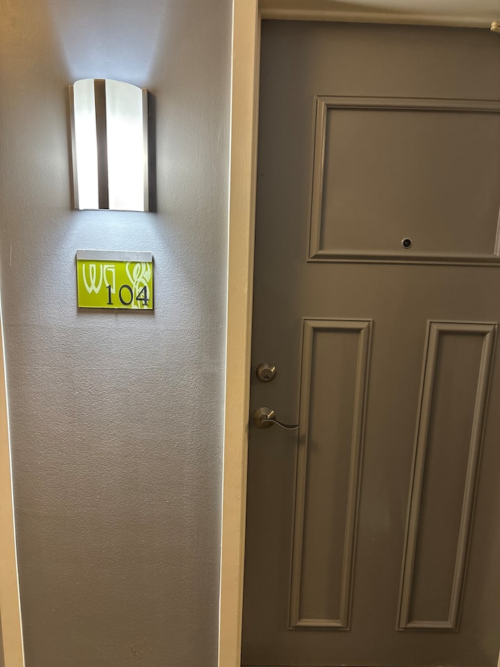 Cozy 2bed 2 Bath Central Location - Bloomington, MN