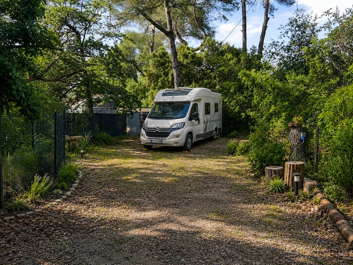 Emplacement Camping-car / Van / Fourgon - Venasque