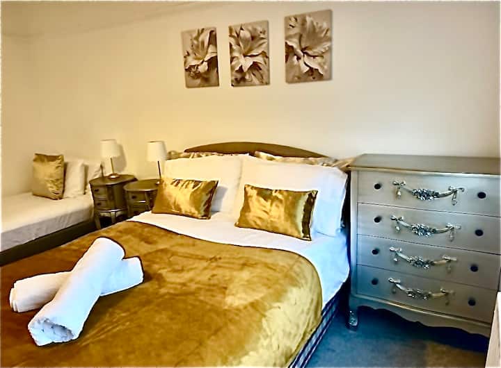 The Golden House, Spacious, Near The Peaks - Hathersage