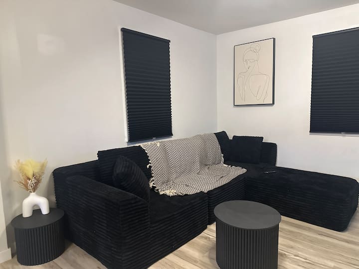 2 Bed Room Private House European Chic Style - Warren, OH