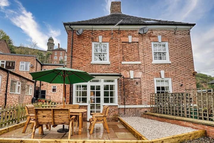 Bridgnorth Centre - Contractor House W/ Parking - Bridgnorth