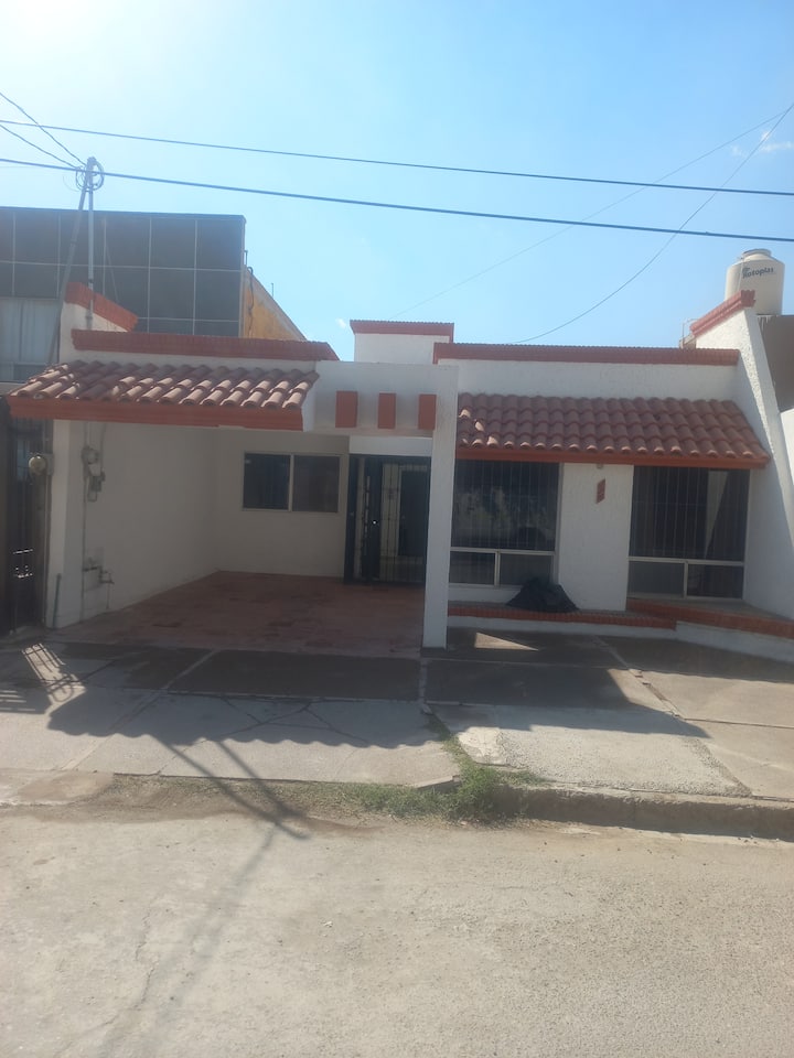 Cómoda Casa Cerca De Clínica 71 En Torreón Jardín. - Gomez Palacio