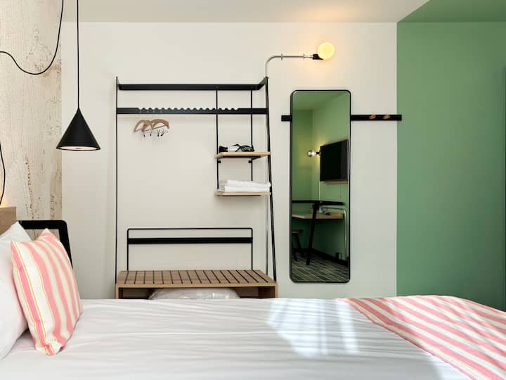 Twin Room - Contactless Check-in - Sierre