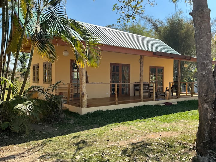 Tropical Pai Retreat House, 2 Beds – Walk To Town - Mae Hong Son