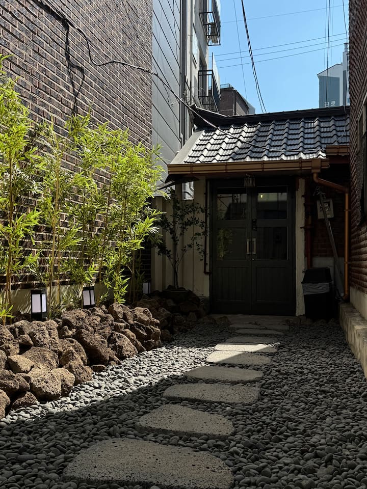 [오픈특가]독채#영등포구청역 도보3분#홍대#마포#문래#여의도#3room-3beds#프라이빗 - Seoul