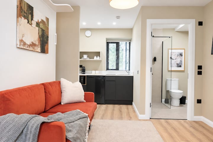 Luxury Westport Studio | Premium Shower + Wifi - Westport, Ireland