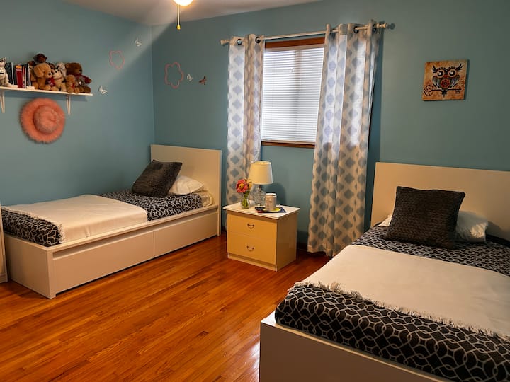 Twin Bed Bedroom 20 Mins From Yyz Airport - Brampton