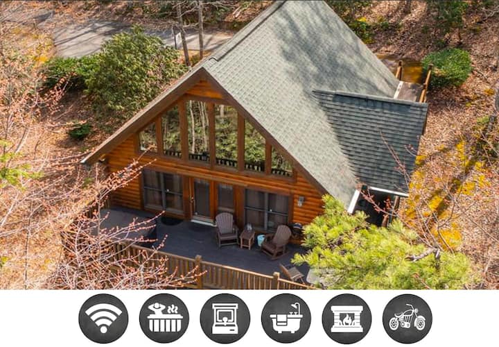 Wuzzy's Flophouse - Sauna / Hot Tub / Fireplace - Townsend, TN