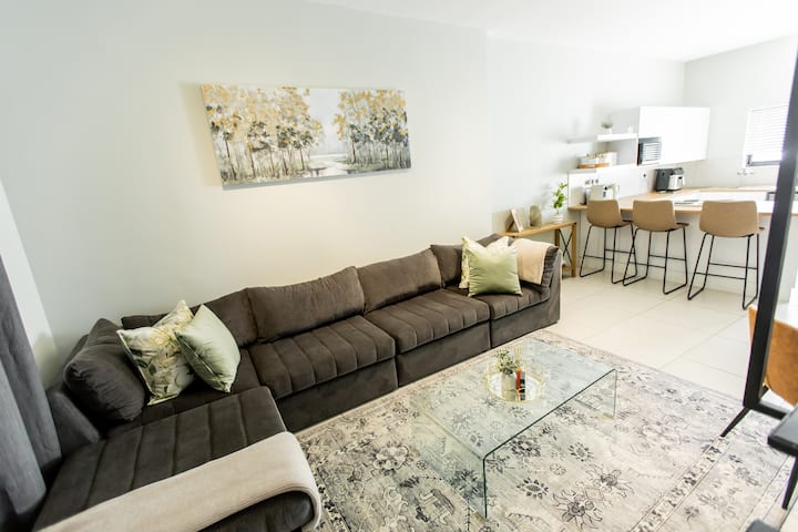 Nda Modernstays | Nature View Apartment Near Mall - Windhoek