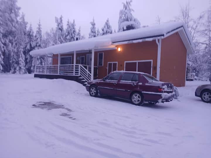 Rauhaa Ja Luontoa Lähellä Palveluja - Salla