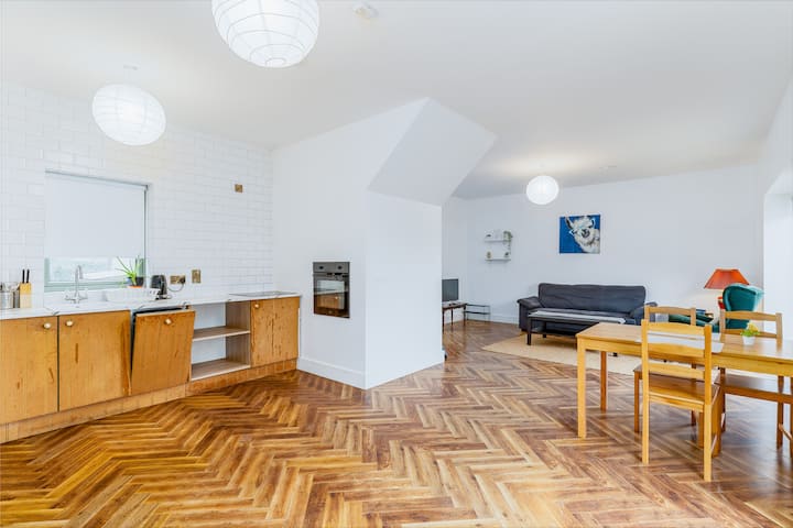 2-bed Flat In Sallins | Near Naas And M7 - Blessington