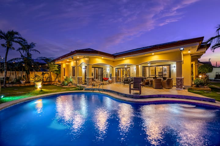 프라이빗 풀과 공연용 사운드 시스템, 불멍 화로가 있는 파티형 대저택 풀빌라 - Lapu-Lapu City