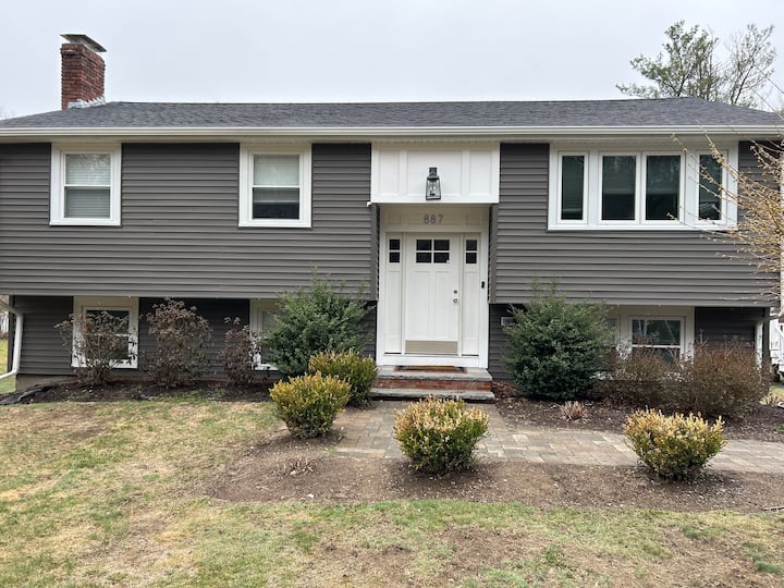 Perfect, Modern 4 Bed 2 1/2 Bath For World Cup! - Foxborough, MA