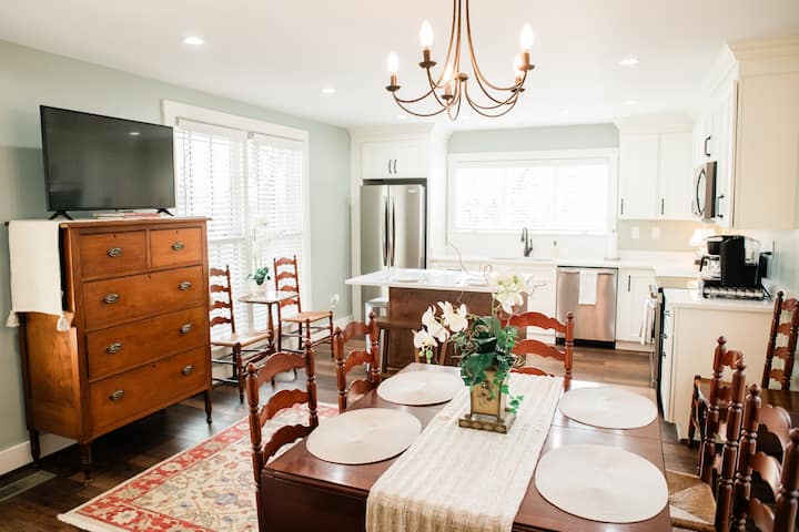 The Neal House | Charming & Historic 3bdrm House - Carlisle, KY