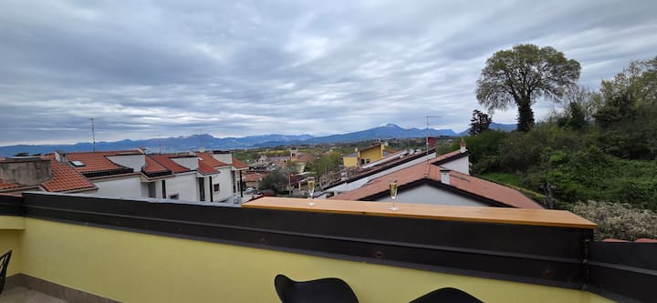 Appartamento Con Terrazza, Vicino Alle Attrazioni - Castelnuovo del Garda