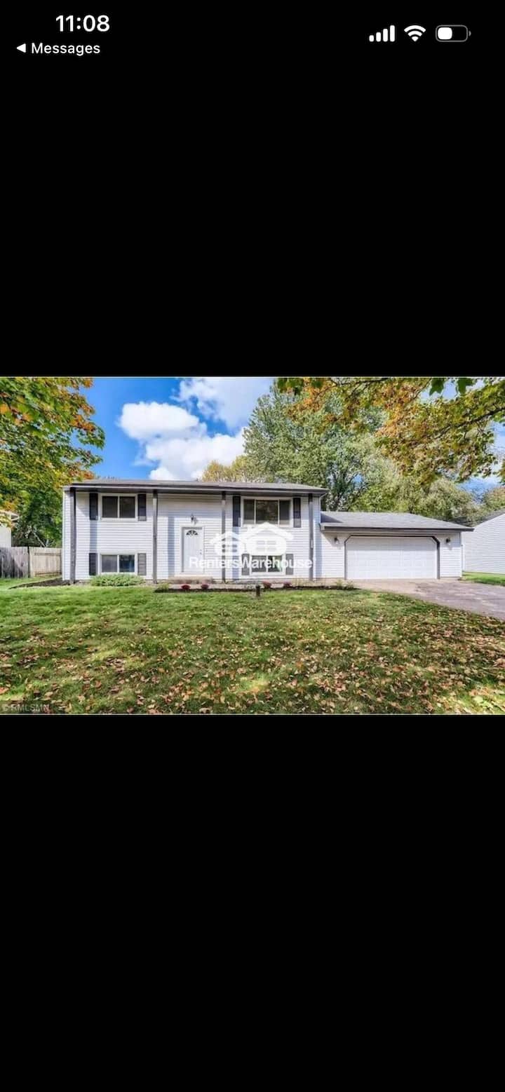 Queen Of Champlin - Maple Grove, MN