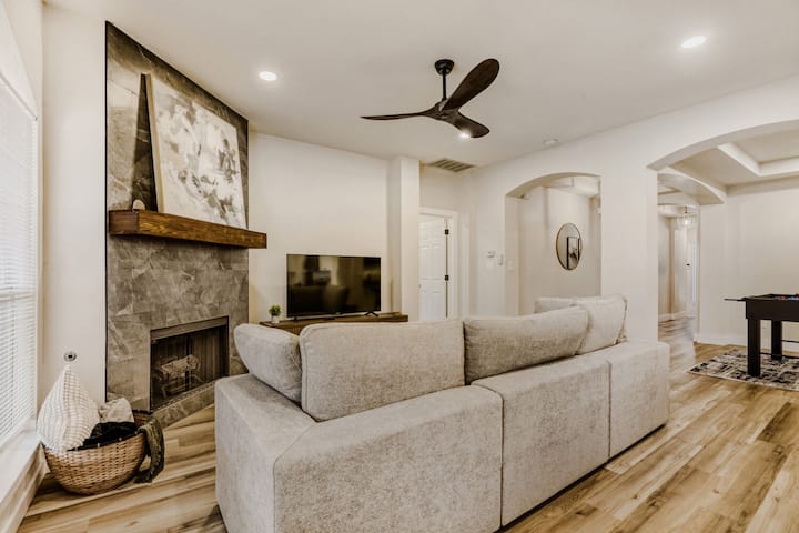 Modern 4br Near Kalahari - Round Rock, TX