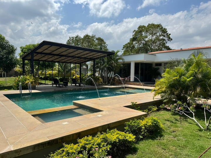 Exclusiva Villa De Lujo Con Piscina Y Jacuzzi - Malambo
